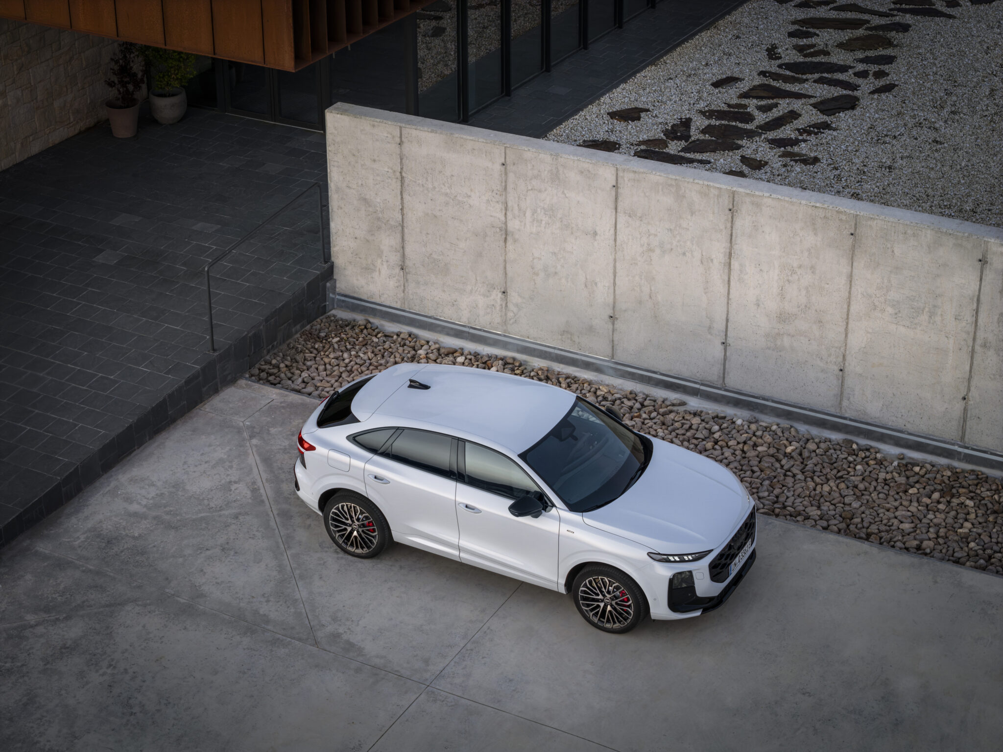 Audi launches third-generation Q3 SUV and Sportback in the UK - Motor ...